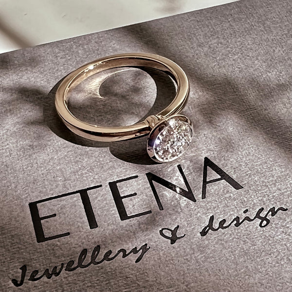 Moon 20 Briljantring 18 k – ETENA Jewellery & design